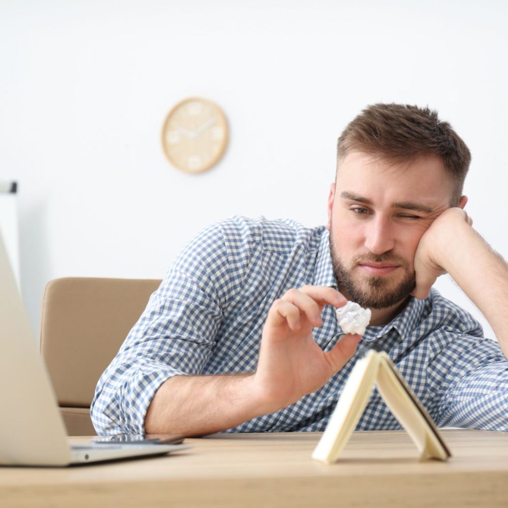 4 Reasons We Procrastinate And How To Break The Pattern – Creating Change